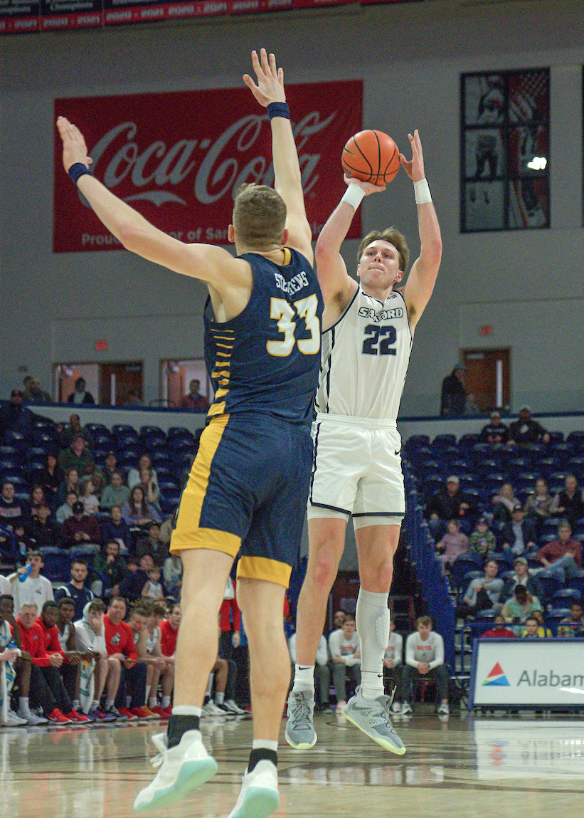Samford men's basketball team digs deep, pulls off electric win over ...