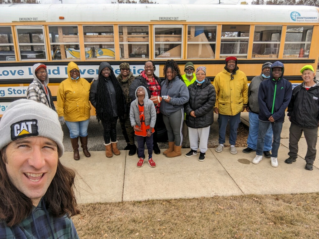 Rolling Food Pantry brings nourishment to people in the 'desert' | The ...