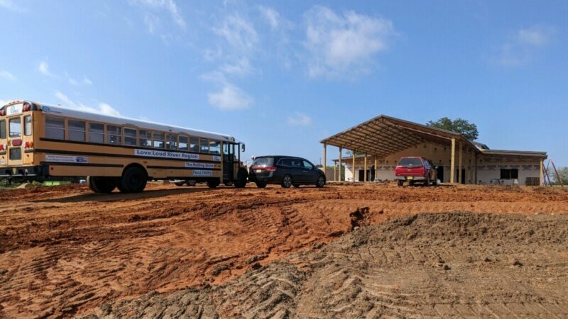 Rolling Food Pantry brings nourishment to people in the 'desert' | The ...